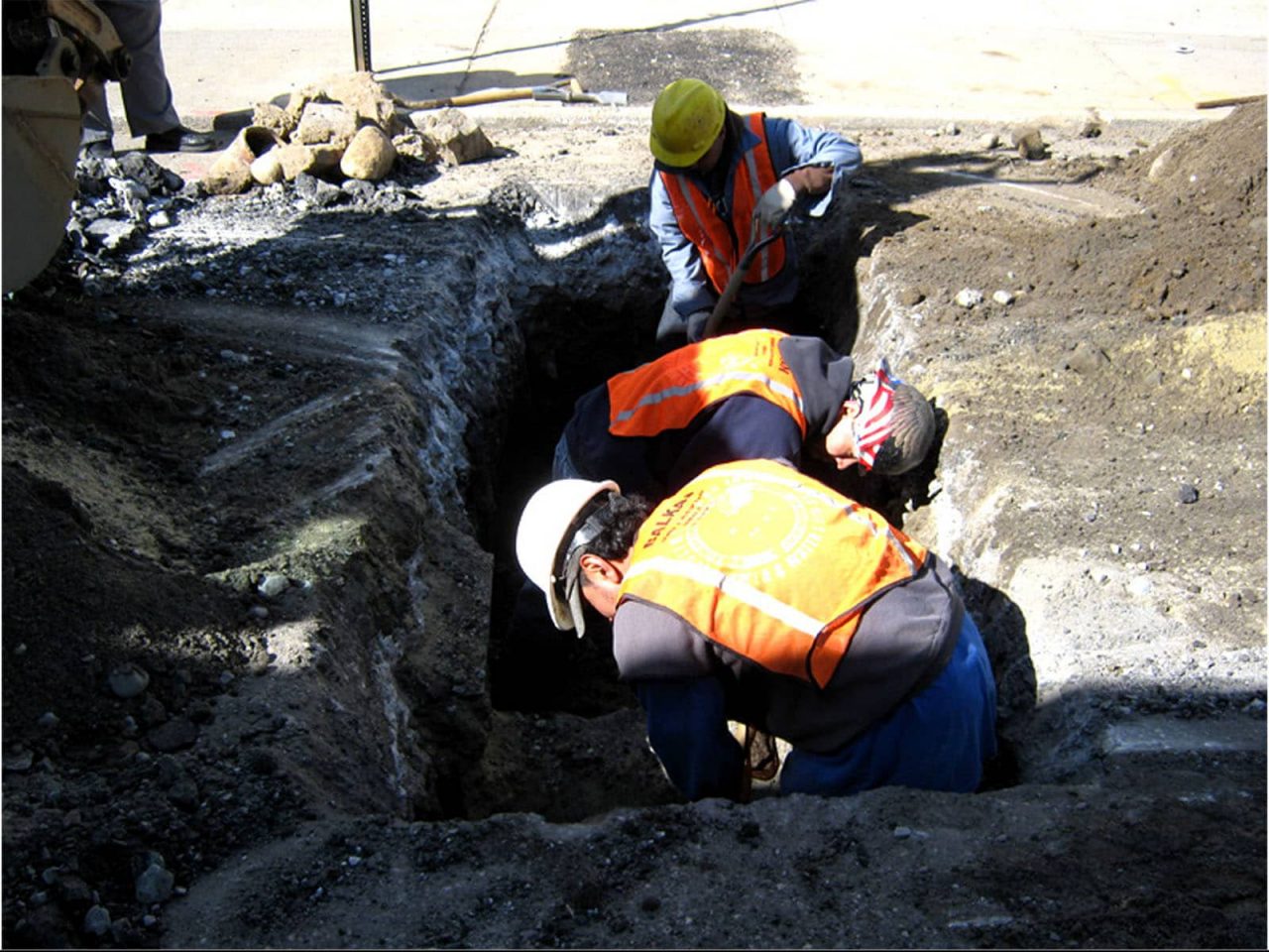 How To Dig A Hole With A Shovel: 4 Tips From An Expert